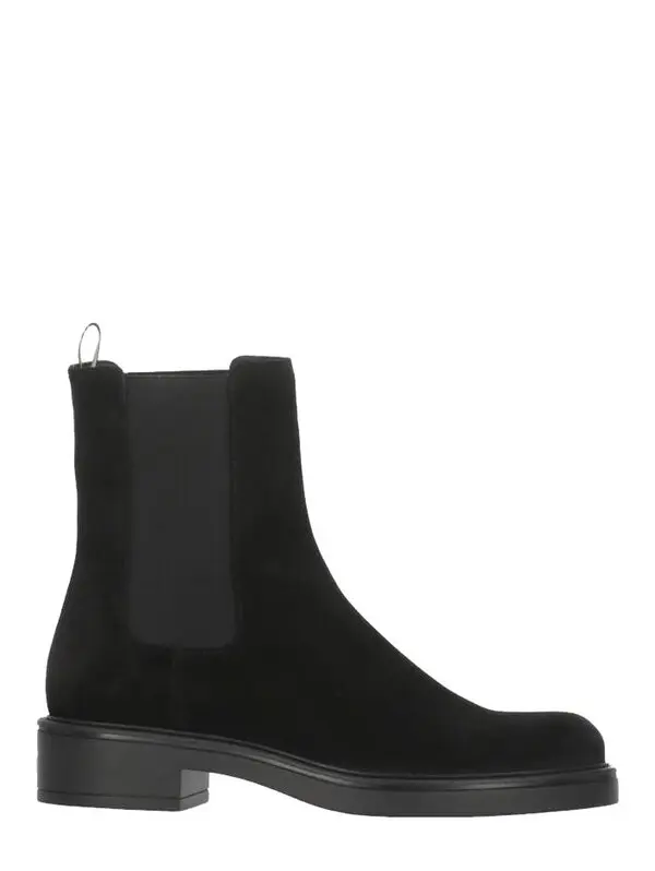 STUART WEITZMAN Celia Chelsea Booties - Black