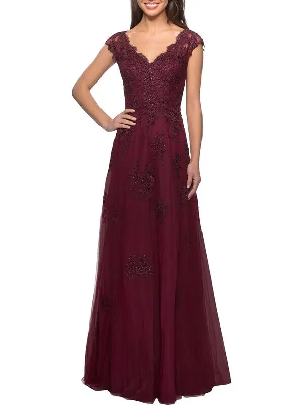 LABOMME Short Sleeve Lace Gown - Burgundy
