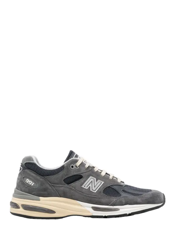 NEW BALANCE Made In V2 Sneakers - Grey