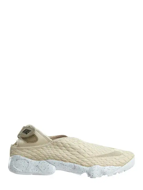 Wrap Women Nike Sneakers | Editorialist