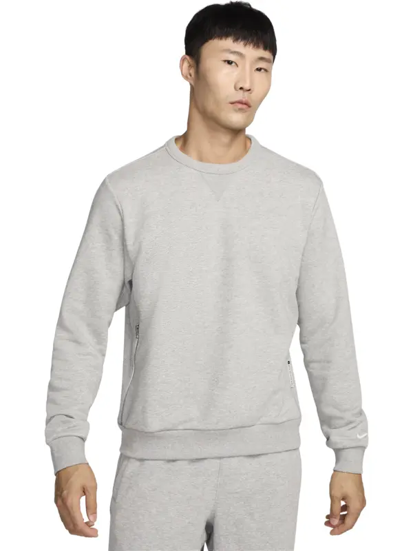 Nike Standard Issue Dri-fit Basketball Crew-neck Sweatshirt - Grey