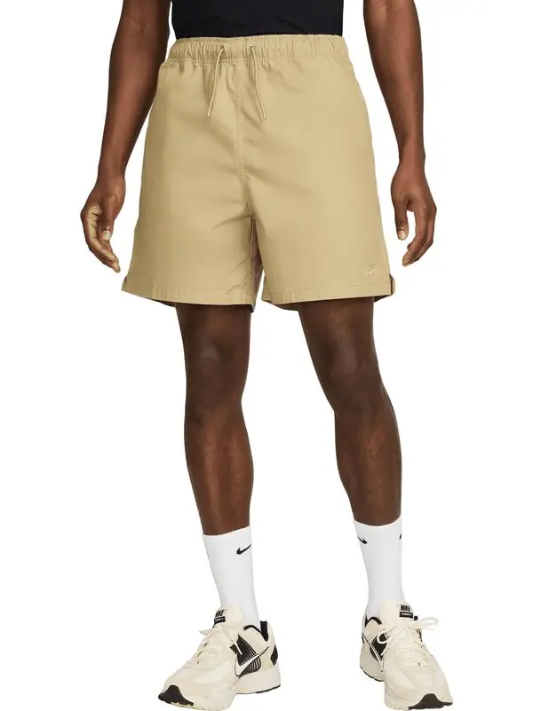 Nike Club Flow Shorts - Brown