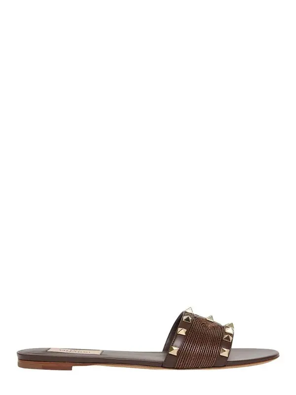 Valentino Garavani Rockstud Raffia Flat Slide Sandals - Fondant
