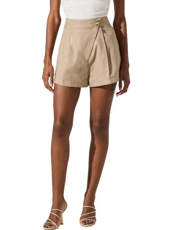 Astr The Label Asymmetric Pleat Shorts - Natural