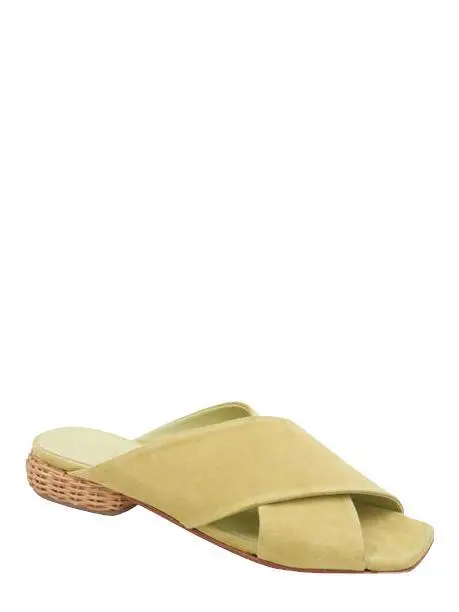 Andre Assous Willa Woven Heel Sandal - Pistachio