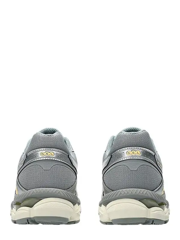 Asics Low Top Sneakers - Cream/clay Grey