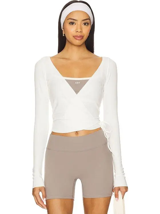 437 The Studio Wrap - White