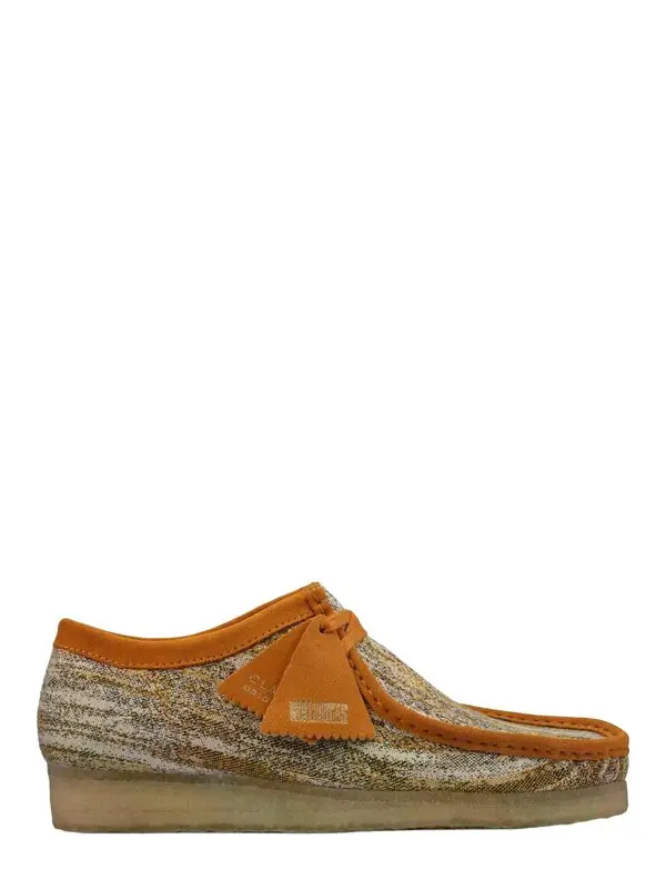 Clarks Wallabee Desert Boots - Neutrals