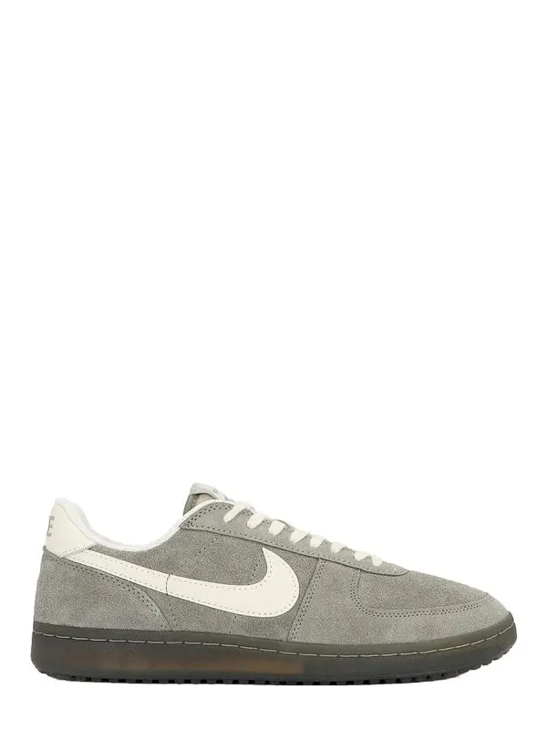 Nike Field General - Light Army & Natural