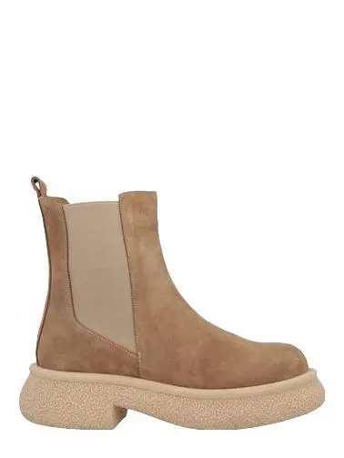 TOSCA BLU Leather Ankle Chelsea Boots - Beige