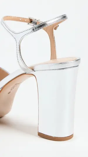 Schutz Keefa Platform Sandals - Prata