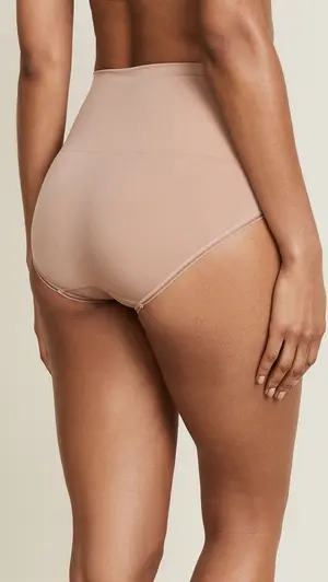 Yummie Seamlessly Shaped Ultralight Briefs - Almond
