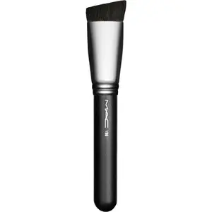 MAC COSMETICS 196 Slanted Flat Top Foundation Brush
