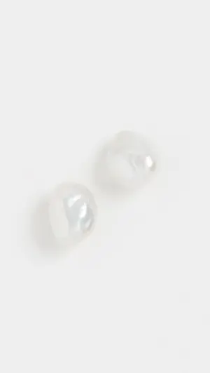 Agmes Stud Earrings