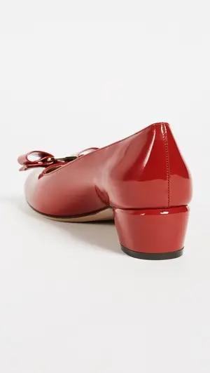 FERRAGAMO Vara Low Heel Pumps - Rosso