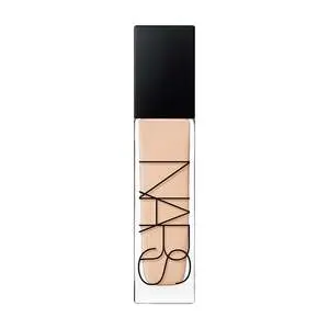 NARS Natural Radiant Longwear Foundation Siberia L0 Oslo L1
