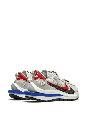 Nike X Sacai Vaporwaffle Sneakers - Grey