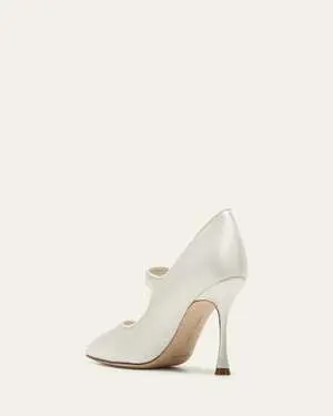 Manolo Blahnik Camparinew Pumps - Cream