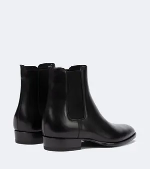Saint Laurent Wyatt Leather Chelsea Boots - Black
