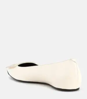 ROGER VIVIER Trompette Ballet Flats - White