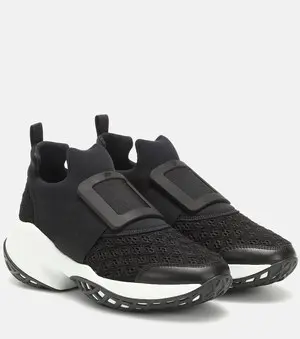 ROGER VIVIER Viv' Run Sneakers With Embellished Detail - Black