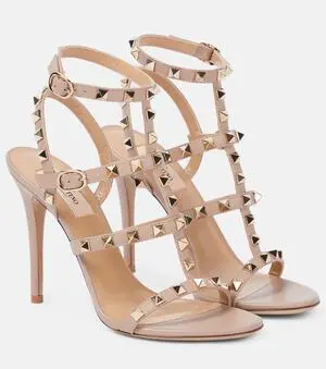 Valentino Garavani Rockstud Leather Sandals - Beige