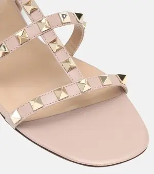 Valentino Garavani Rockstud Leather Sandals - Neutrals