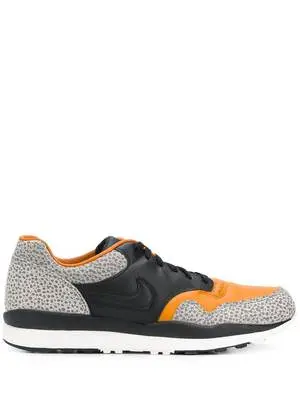 Nike Safari Qs Sneakers