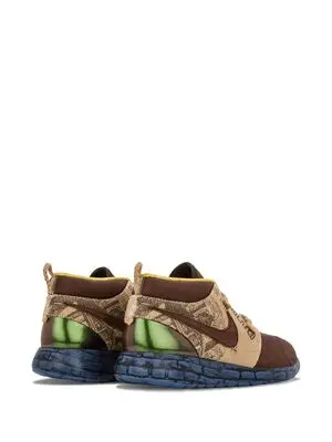 Nike Roshe Run Trollstrike Sneakers