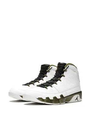 JORDAN Air Retro Statue Sneakers - White