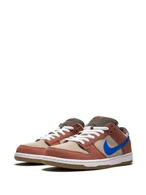 Nike Sb Dunk Low Pro Corduroy Sneakers - Brown
