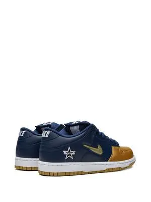 Nike X Supreme Sb Dunk Low Jewel Swoosh Sneakers - Gold
