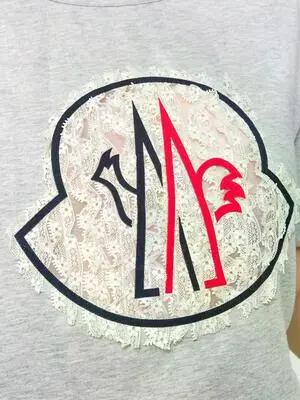 Moncler Crewneck T-shirt With Logo Applique - Grey
