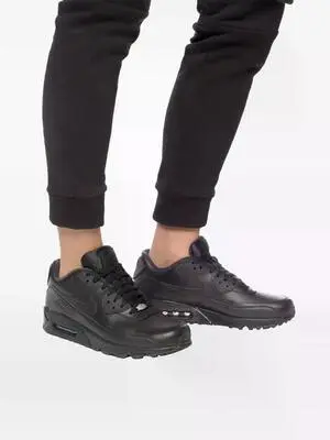 Nike Max 90 Sneakers