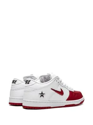 Nike X Supreme Sb Dunk Low Sneakers - Red