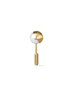 Shihara Half Pearl 135° Earring - Metallic