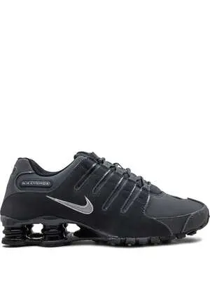 Nike Shox Nz Low-top Sneakers - Black