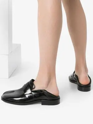 MAISON MARGIELA Tabi Leather Loafers - Black