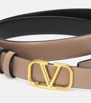 Valentino Garavani Vlogo Signature 20 Reversible Leather Belt - Beige