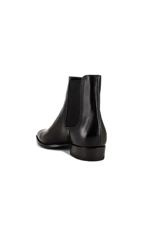 Saint Laurent Wyatt 30 Chelsea Boot - Black