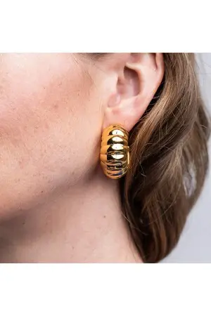KENNETH JAY LANE Polished Shrimp Hoop Clip Earrings - Gold