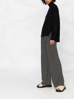 BARRIE Roll Neck Cashmere Jumper - Black