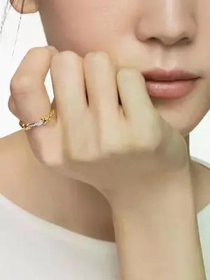 David Yurman 18k Yellow Petite Helena Wrap Diamond Band Ring - Gold