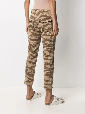 NILI LOTAN Camouflage Print Cropped Trousers