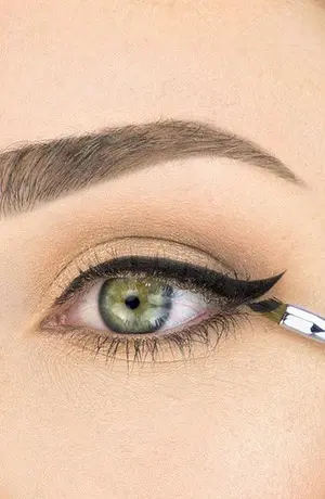 SIGMA BEAUTY E06 Winged Liner™ Brush - No Color