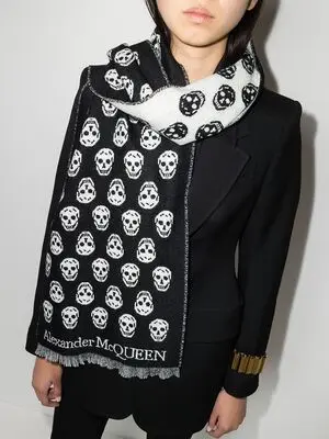 Alexander Mcqueen Skull Reversible Fringed Scarf - Black