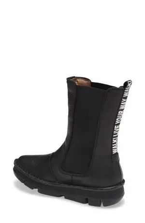 ON FOOT Wedge Chelsea Boots