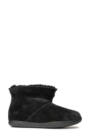 Minnetonka Genuine Sheepskin & Suede Slipper