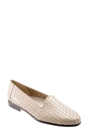 Trotters Liz Slip-on Loafer - Bone