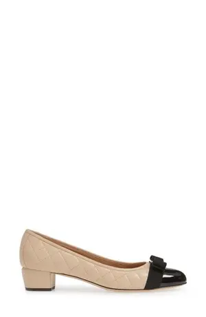 FERRAGAMO Vara Bow Pump - Bisque/black